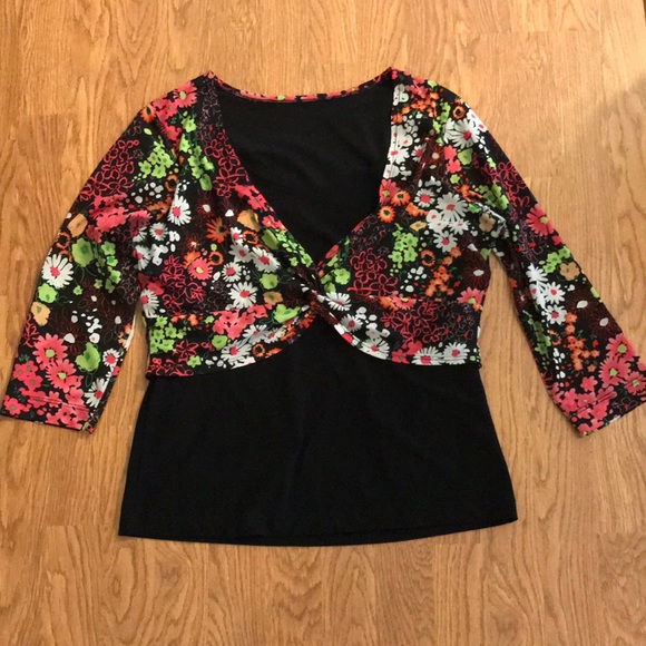 Tops | Very Cute Black Top With Flowers | Poshmark